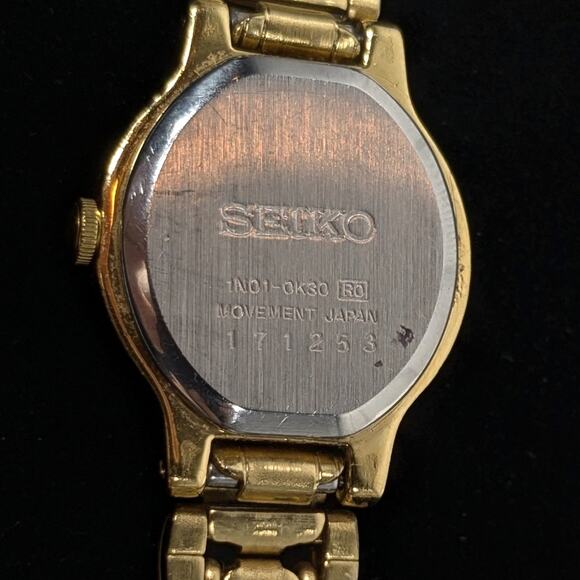 Seiko | Accessories | Vintage Seiko Chevron Gas Station Logo Gold Tone ...